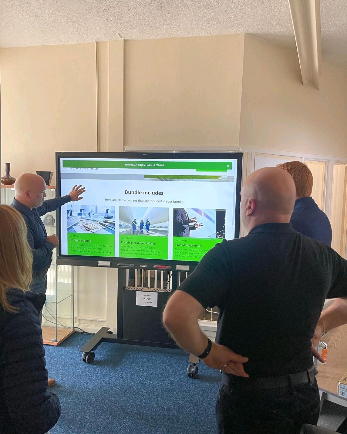 Clevertouch 75" X5 + Google Play Store + Free Digital Signage Software ...